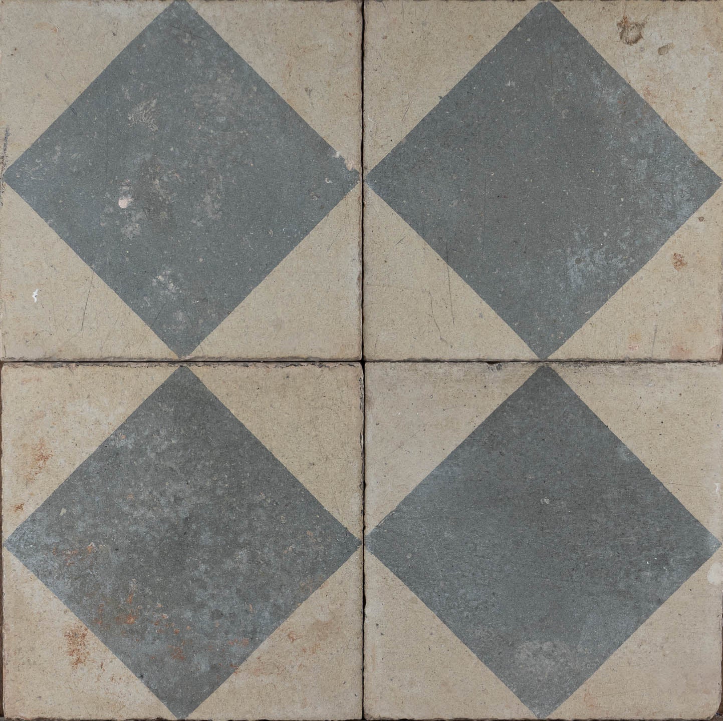 Spanish Diamond Antique - Jatana Interiors
